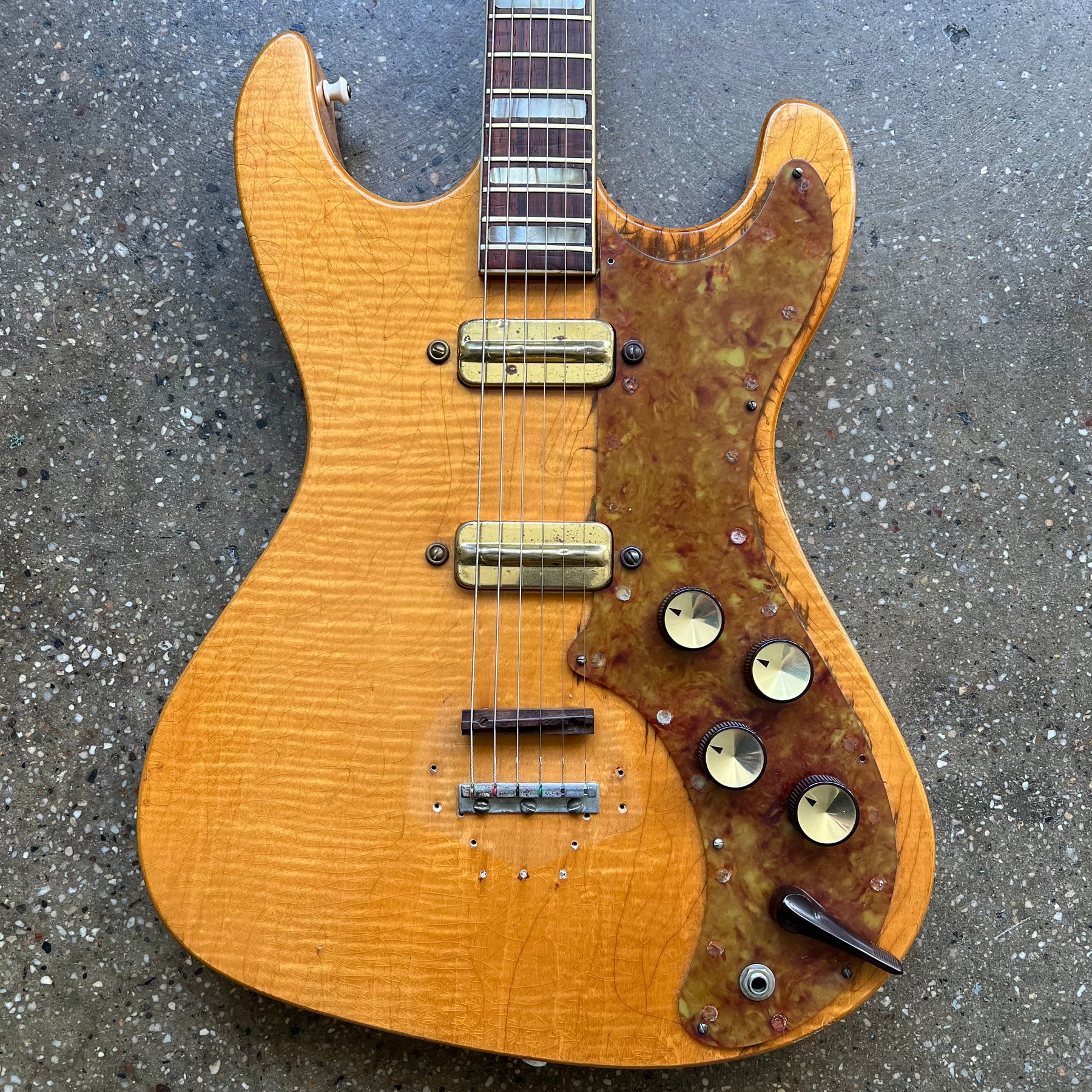 1962 Kay K-300 Vintage Electric Guitar Specs | Tone Wolf