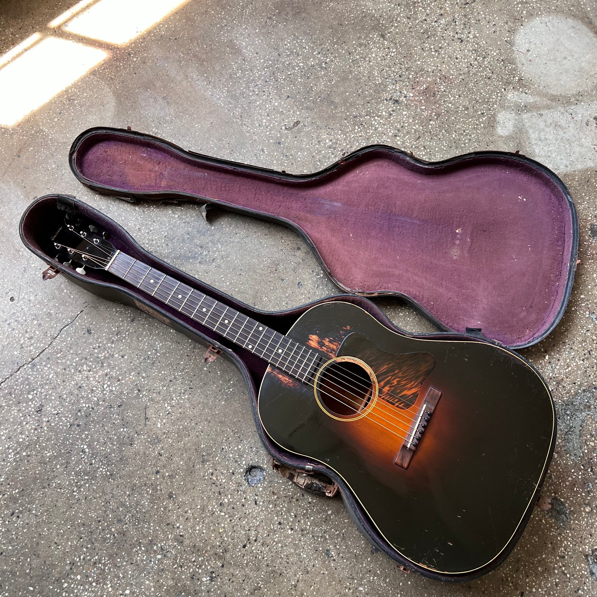 1934 Gibson Jumbo Vintage Acoustic Guitar - Sunburst | Tone Wolf