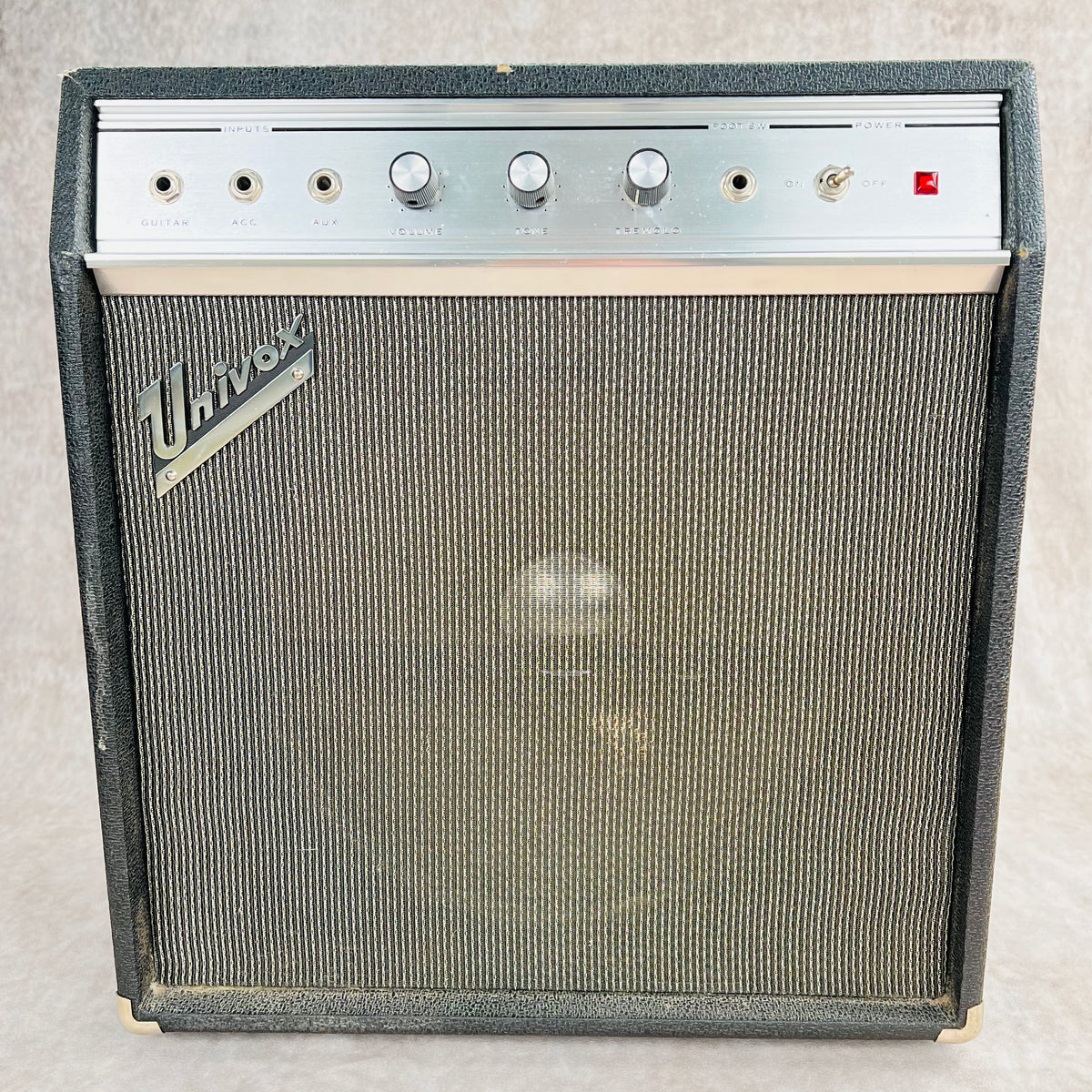 Univox U-45B 10w 1x12" Combo Amplifier with Tremolo 1967 - Black | Tone ...