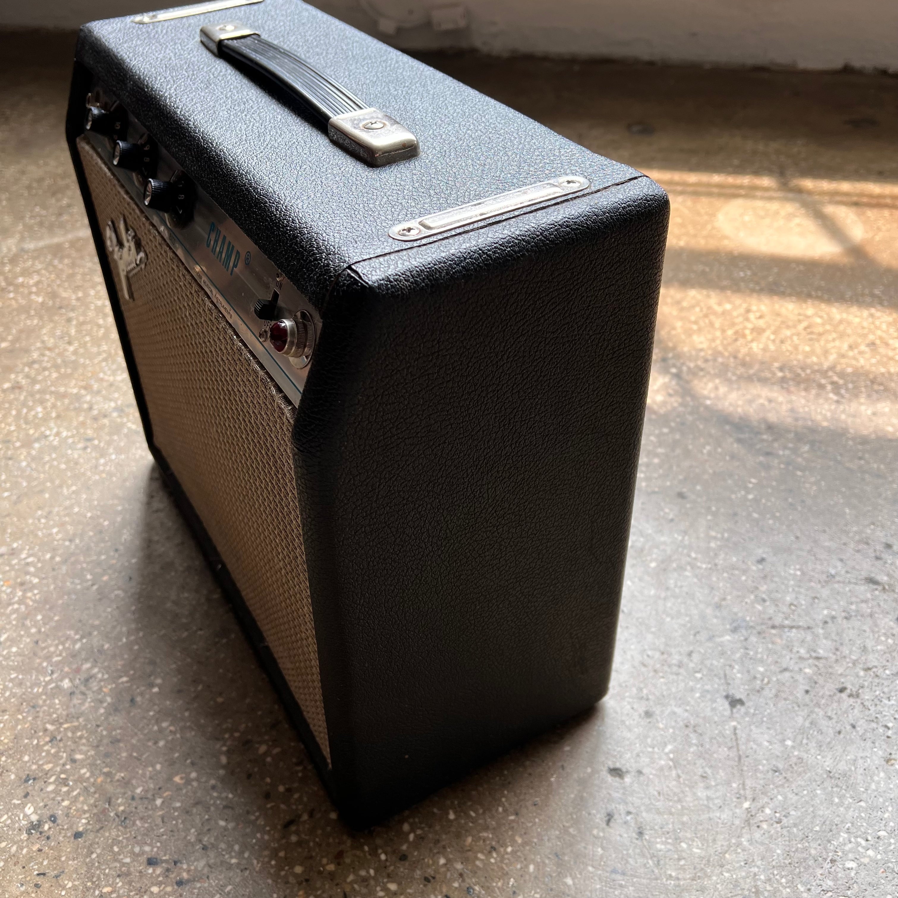 Fender Champ 6-Watt 1x8" Guitar Combo 1974 - Silverface | Tone Wolf