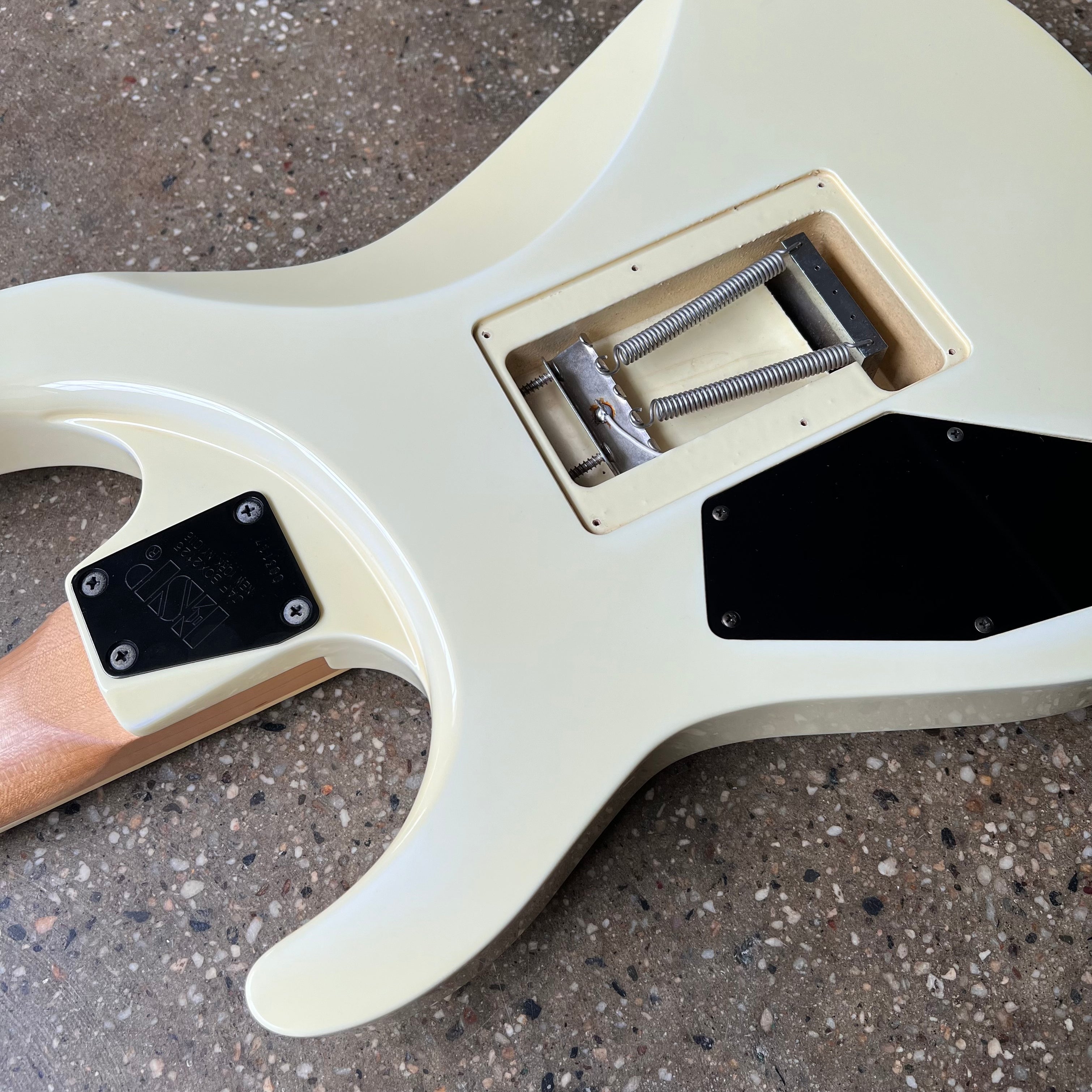 ESP The Mirage Deluxe 1980s - White | Tone Wolf