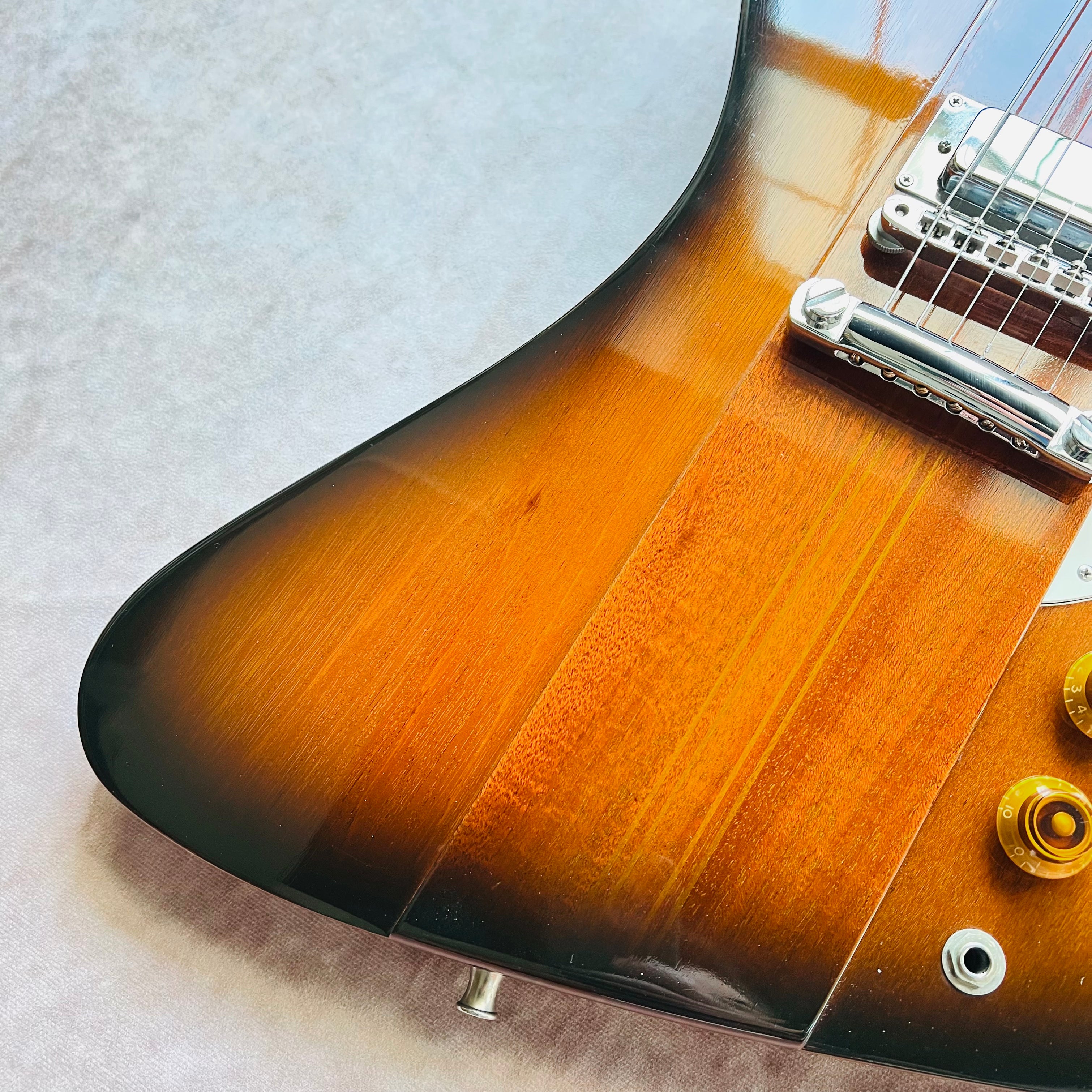 Gibson Firebird V Reissue 1993 - Vintage Sunburst | Tone Wolf
