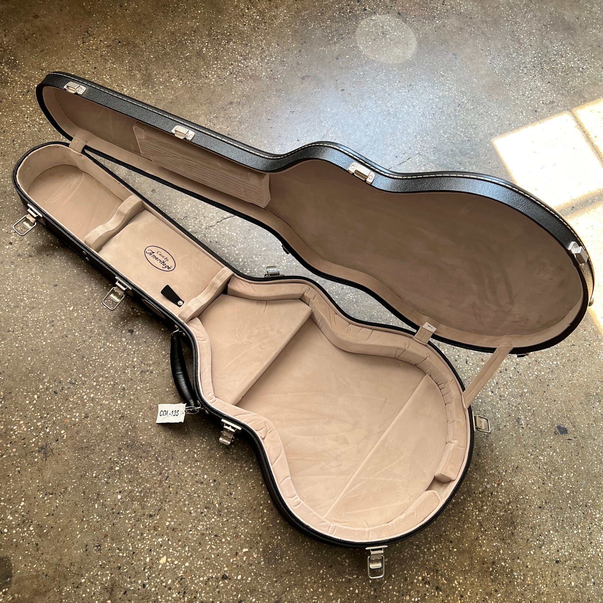 Collings I-35 Hardshell Case Ameritage 2018 - Black Tolex | Tone Wolf