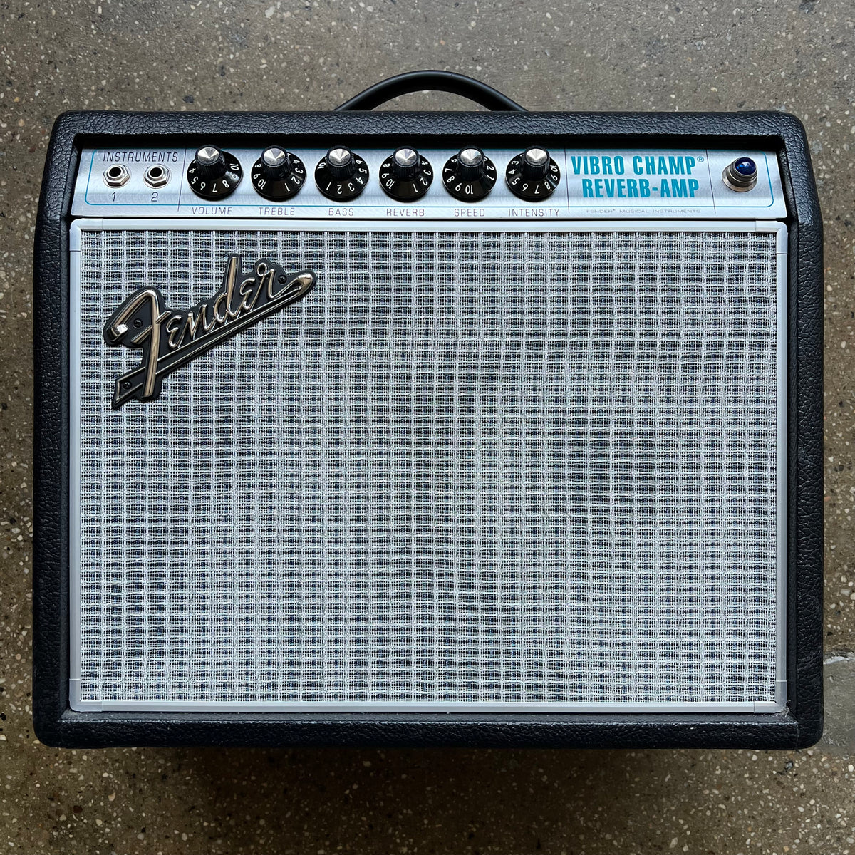 Fender '68 Custom Pro Vibro Champ Reverb 5-Watt 1x10" Guitar Combo 202 ...