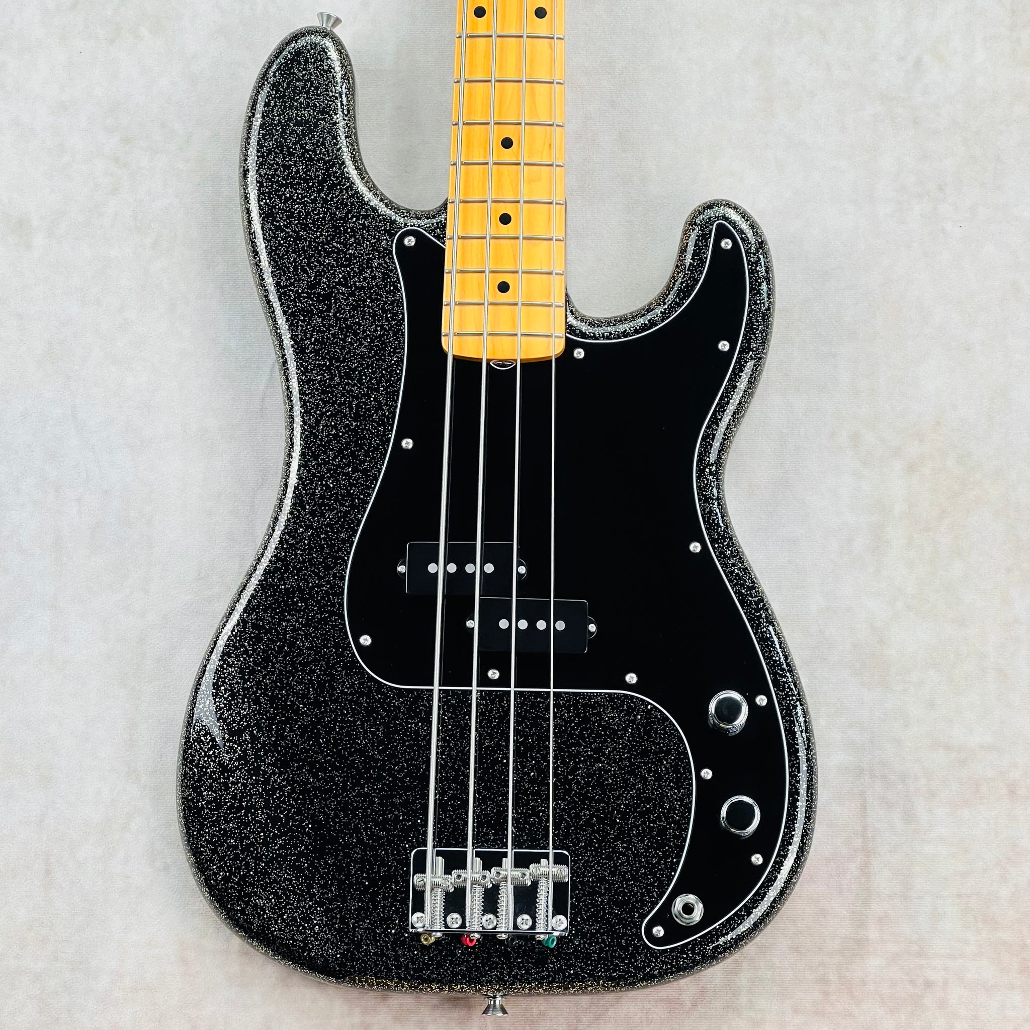 Fender J Precision Bass Maple Fingerboard 2024 - Black Gold | Tone Wolf