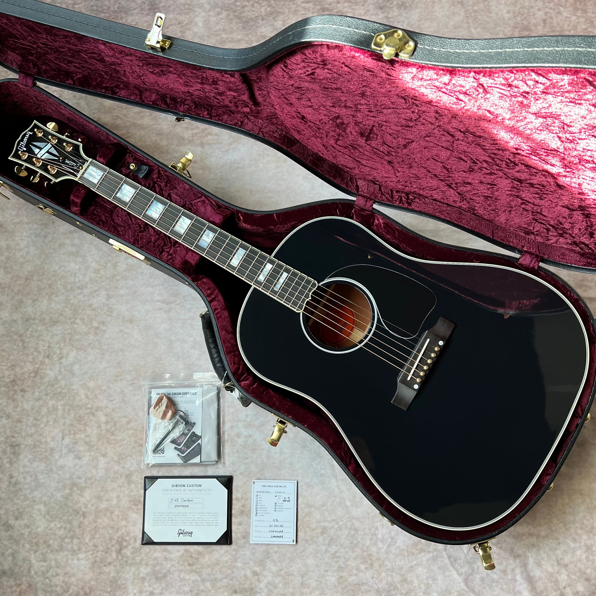 Gibson Custom Shop J-45 Custom 2024 - Ebony | Tone Wolf