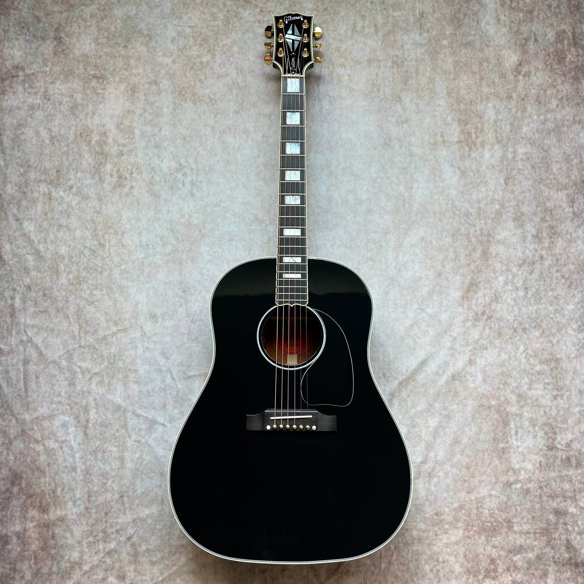 Gibson Custom Shop J-45 Custom 2024 - Ebony | Tone Wolf