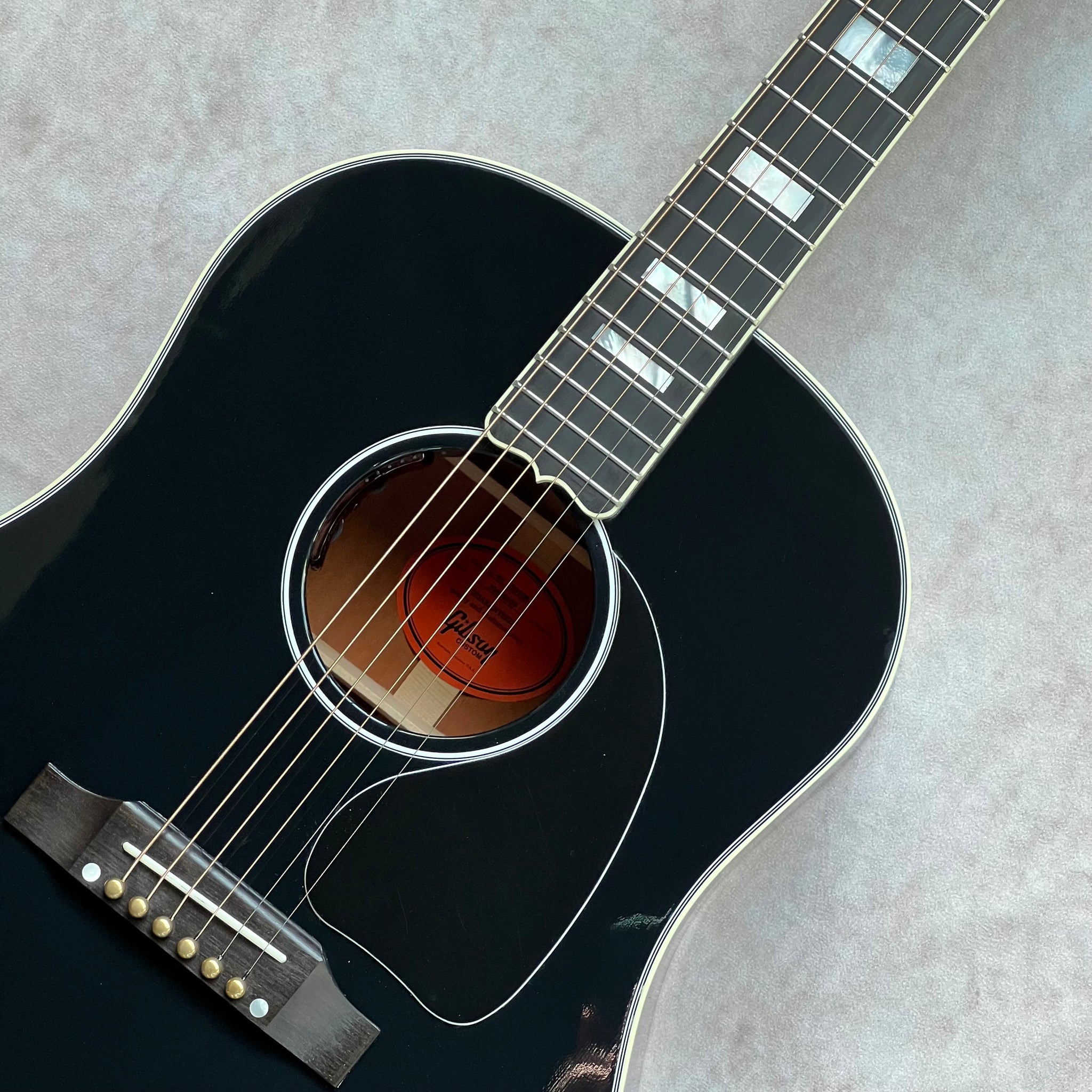 Gibson Custom Shop J-45 Custom 2024 - Ebony | Tone Wolf
