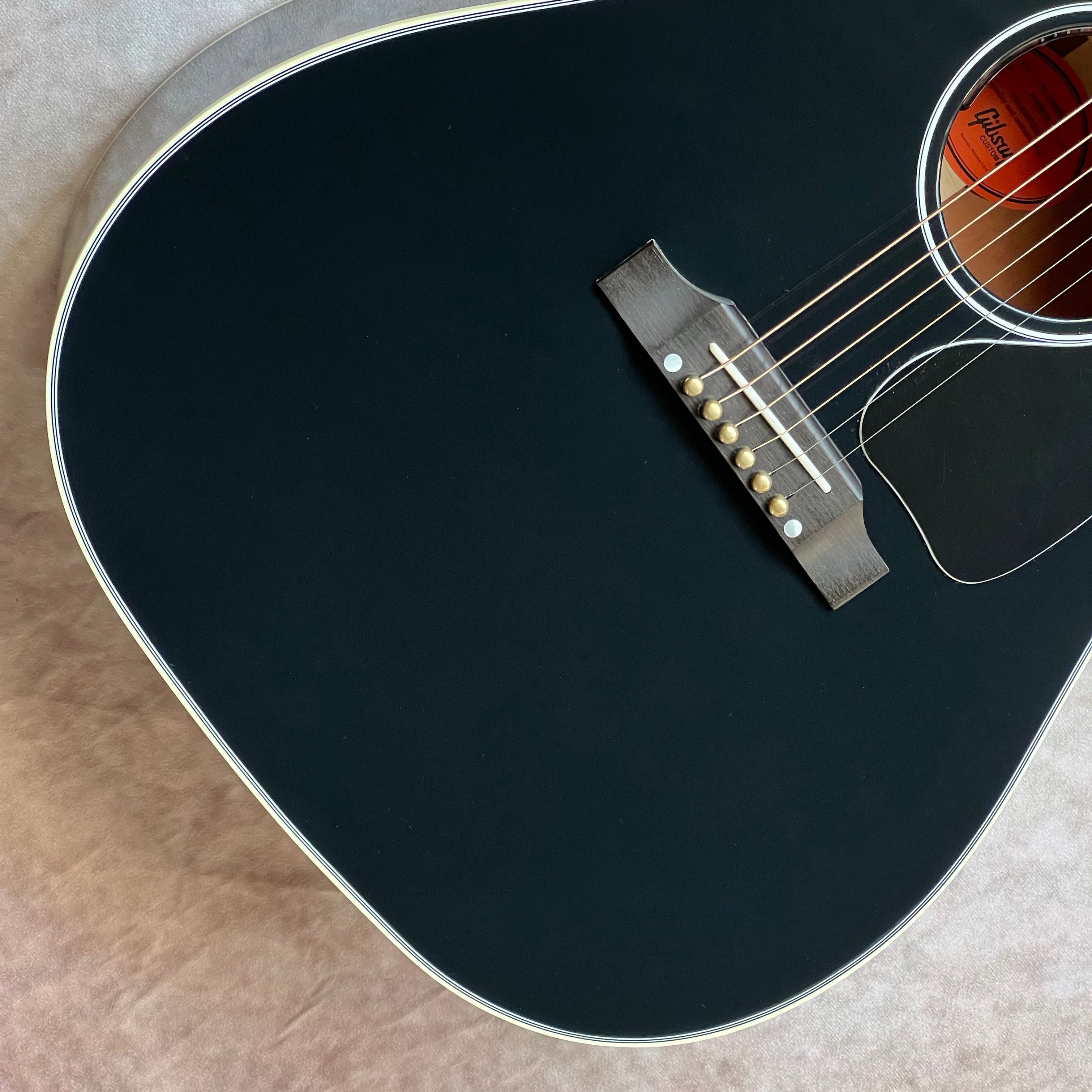 Gibson Custom Shop J-45 Custom 2024 - Ebony | Tone Wolf