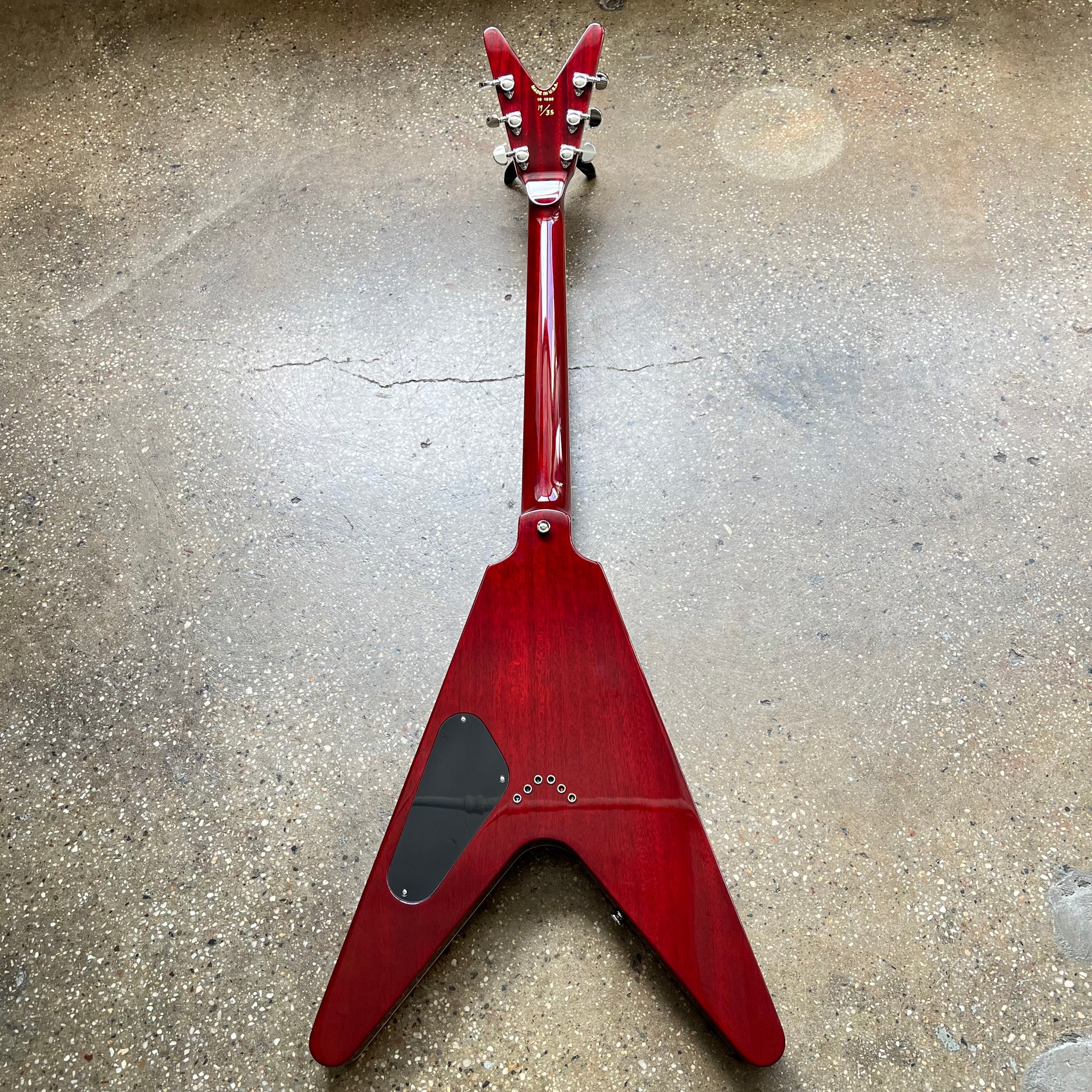 Dean USA V 1977 Limited Edition 2024 - Trans Cherry Sunburst | Tone Wolf