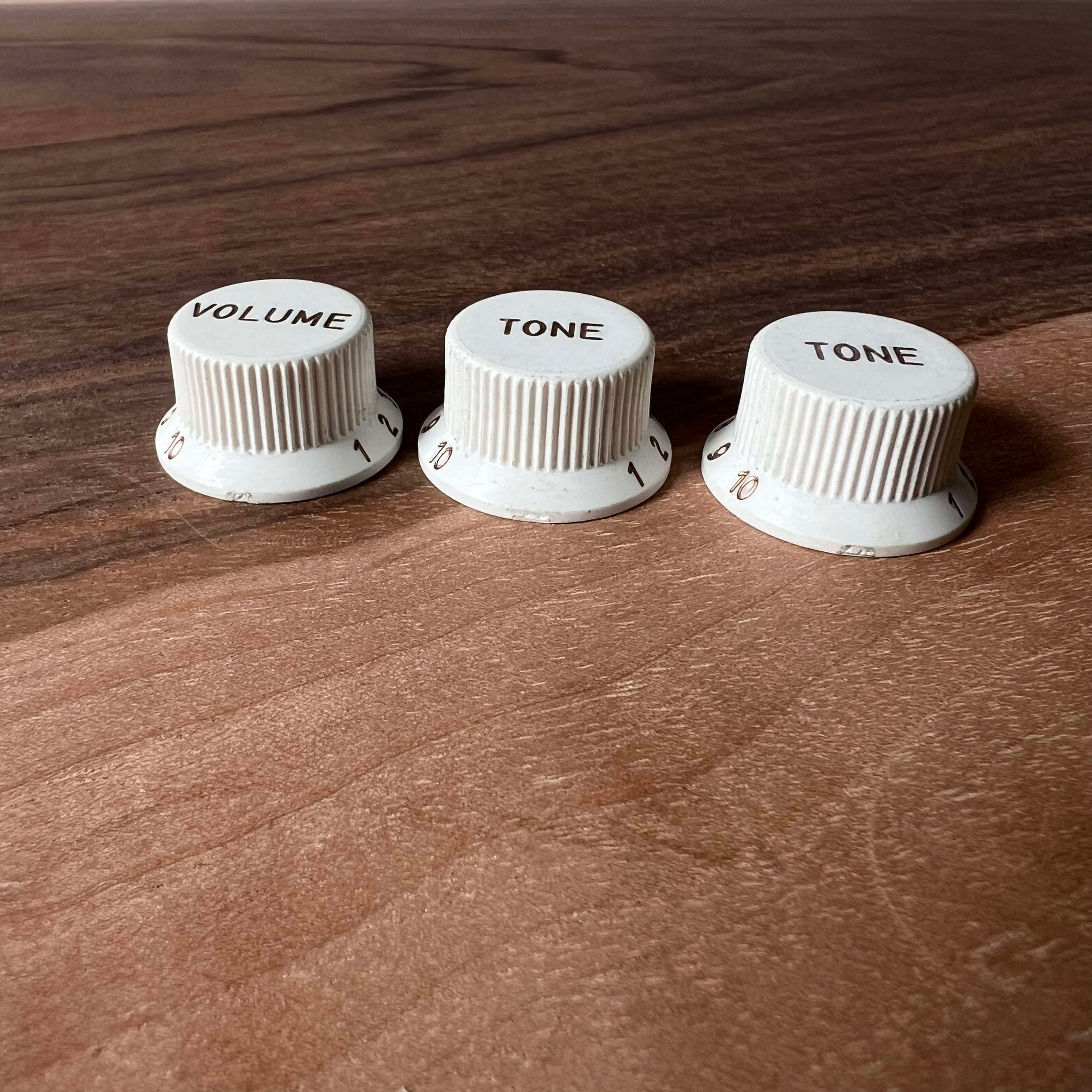 Fender Custom Shop 1954 Stratocaster Knob Set 2020 - White | Tone Wolf