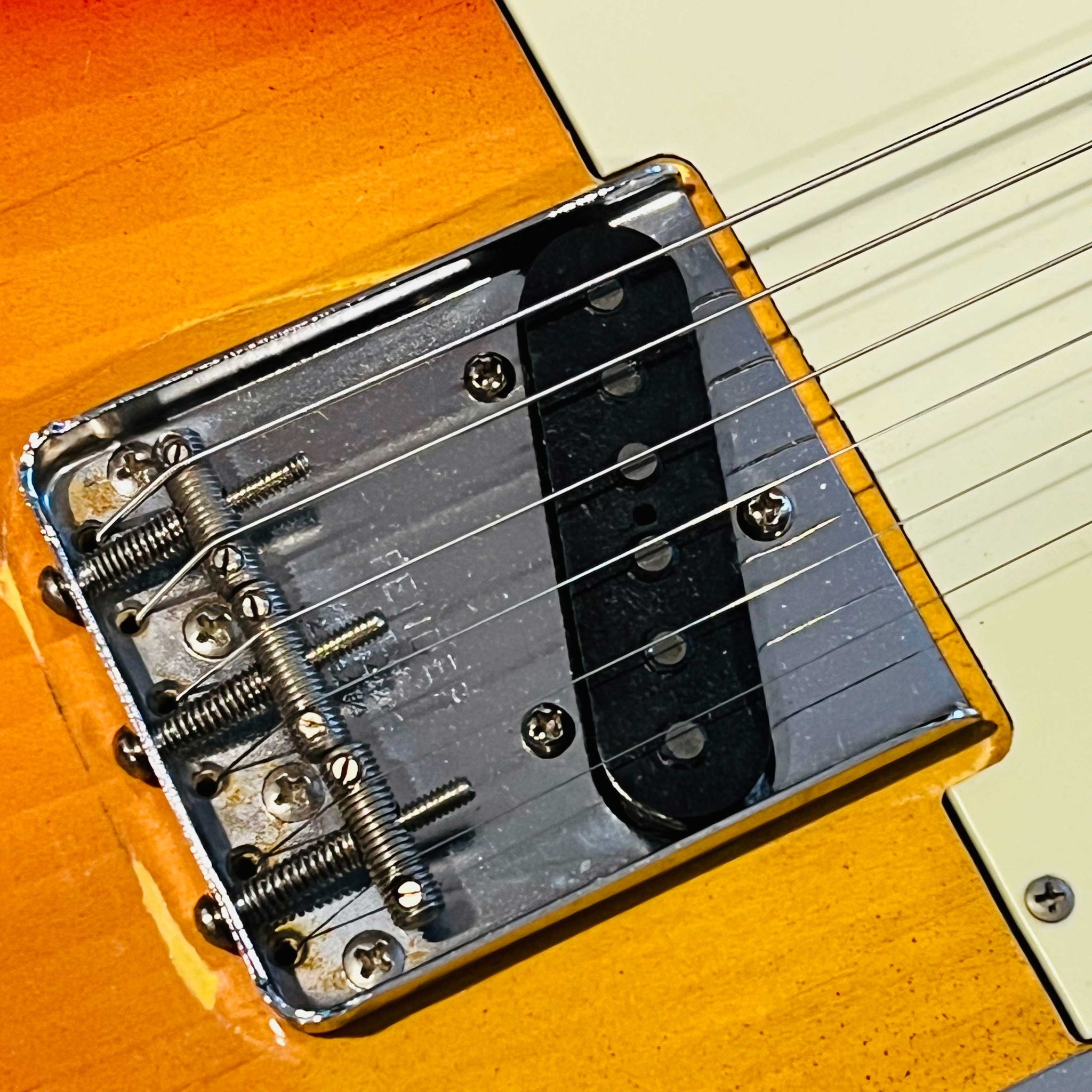 Fender Custom Esquire 1963 Sunburst | Tone Wolf
