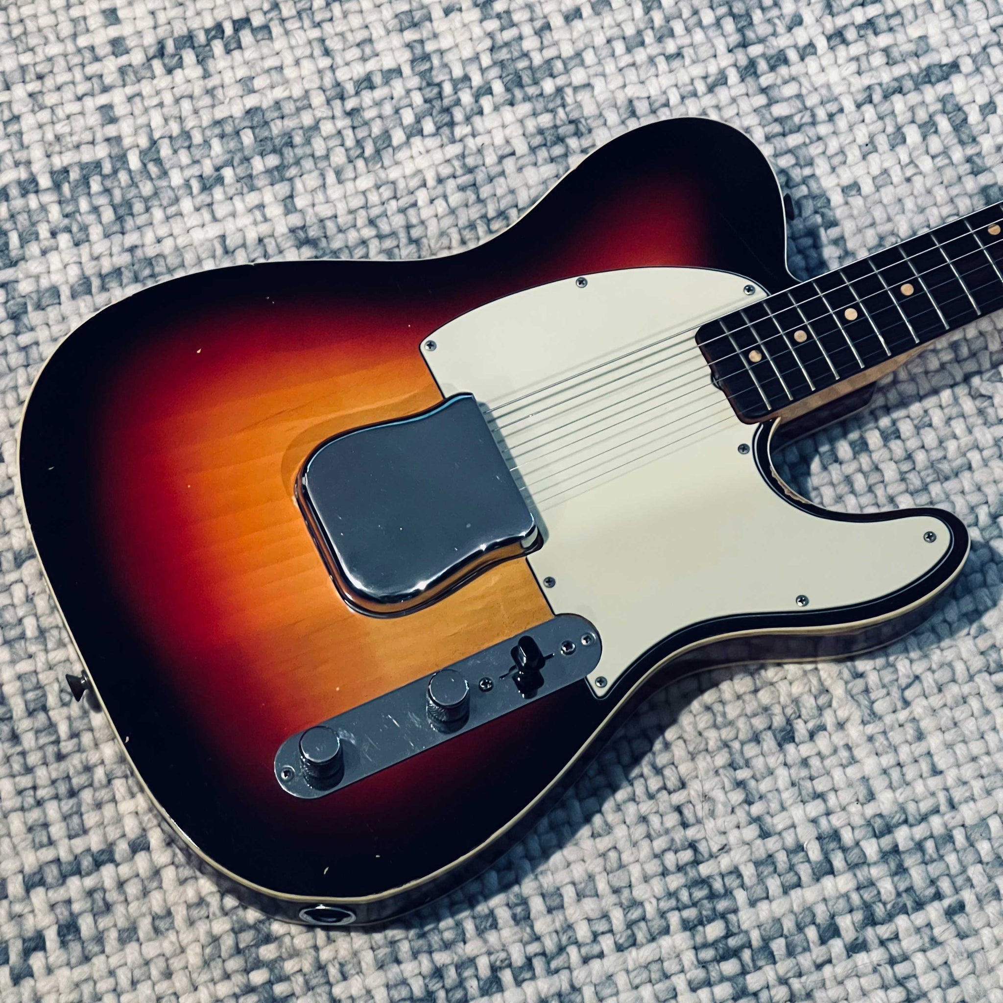 Fender Custom Esquire 1963 Sunburst | Tone Wolf