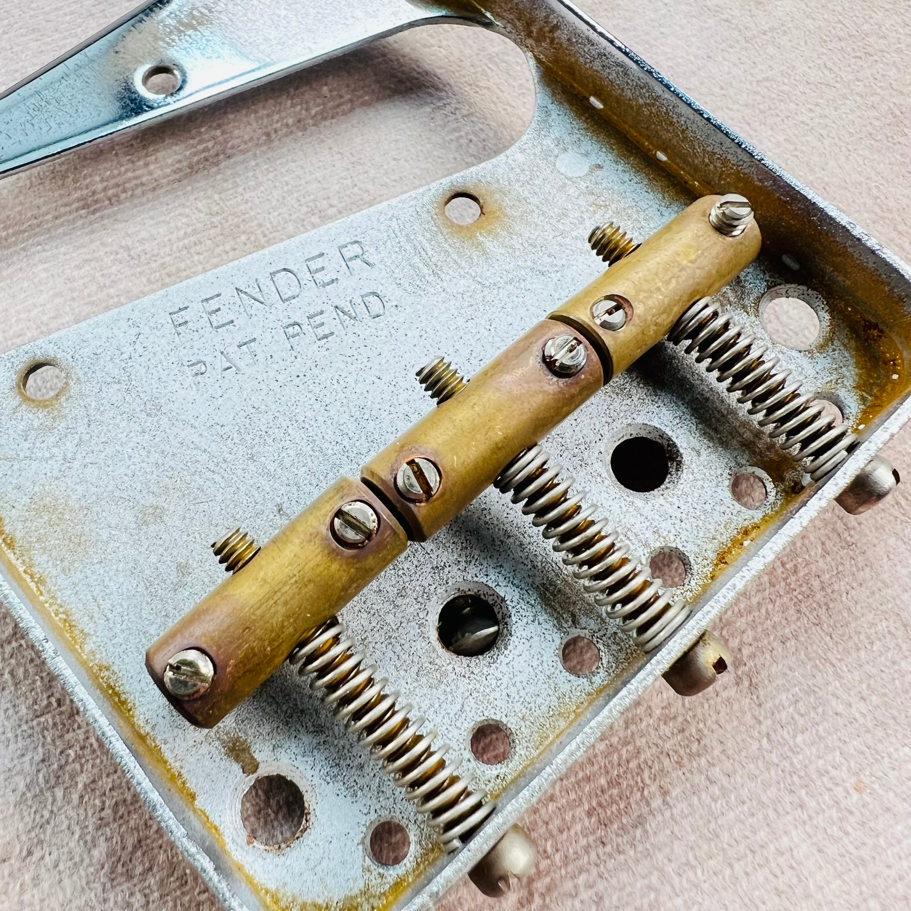 Fender Telecaster Vintage Style Bridge Assembly Brass Saddles Relic ...