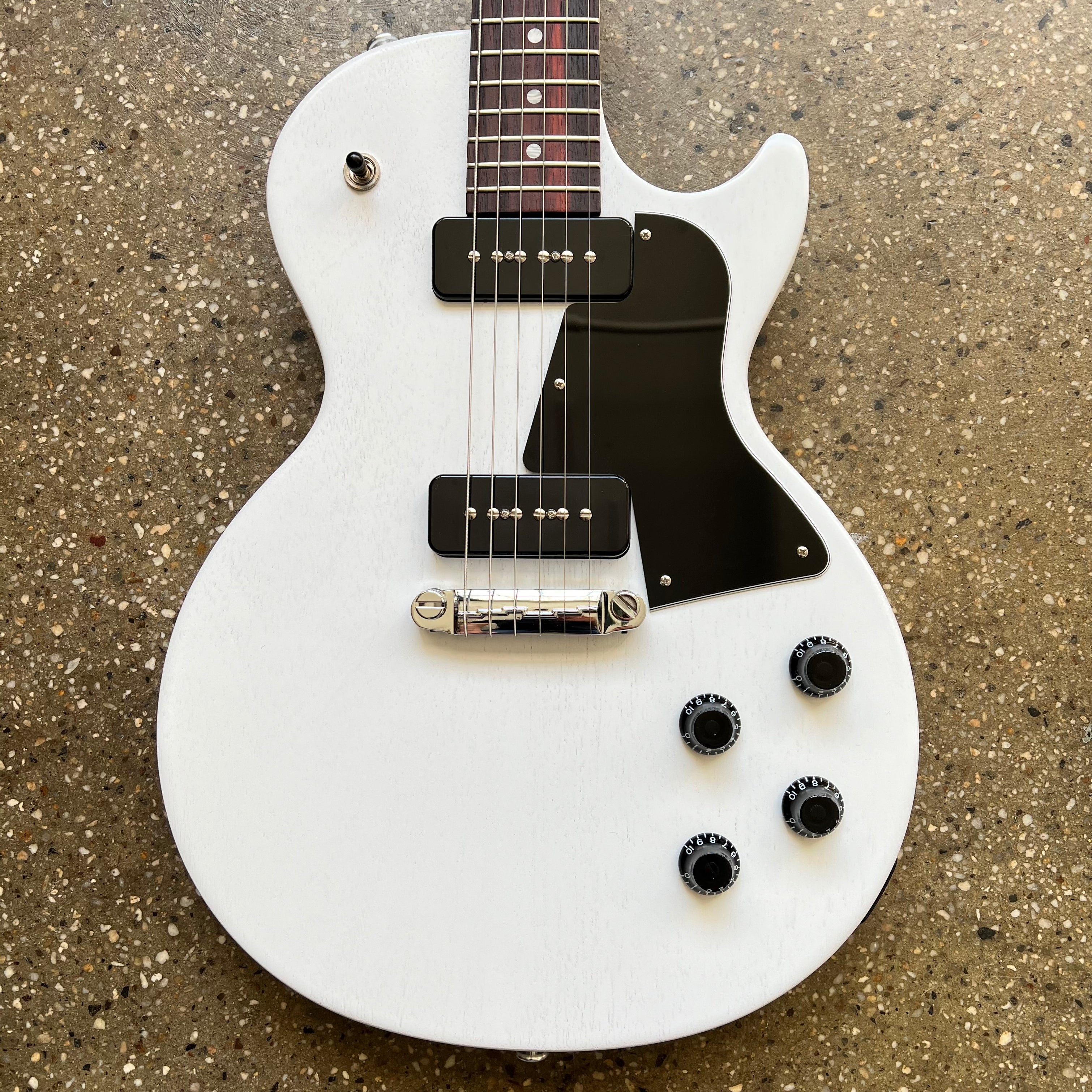 Gibson Les Paul Special Tribute P-90 2021 - Worn White Satin | Tone Wolf
