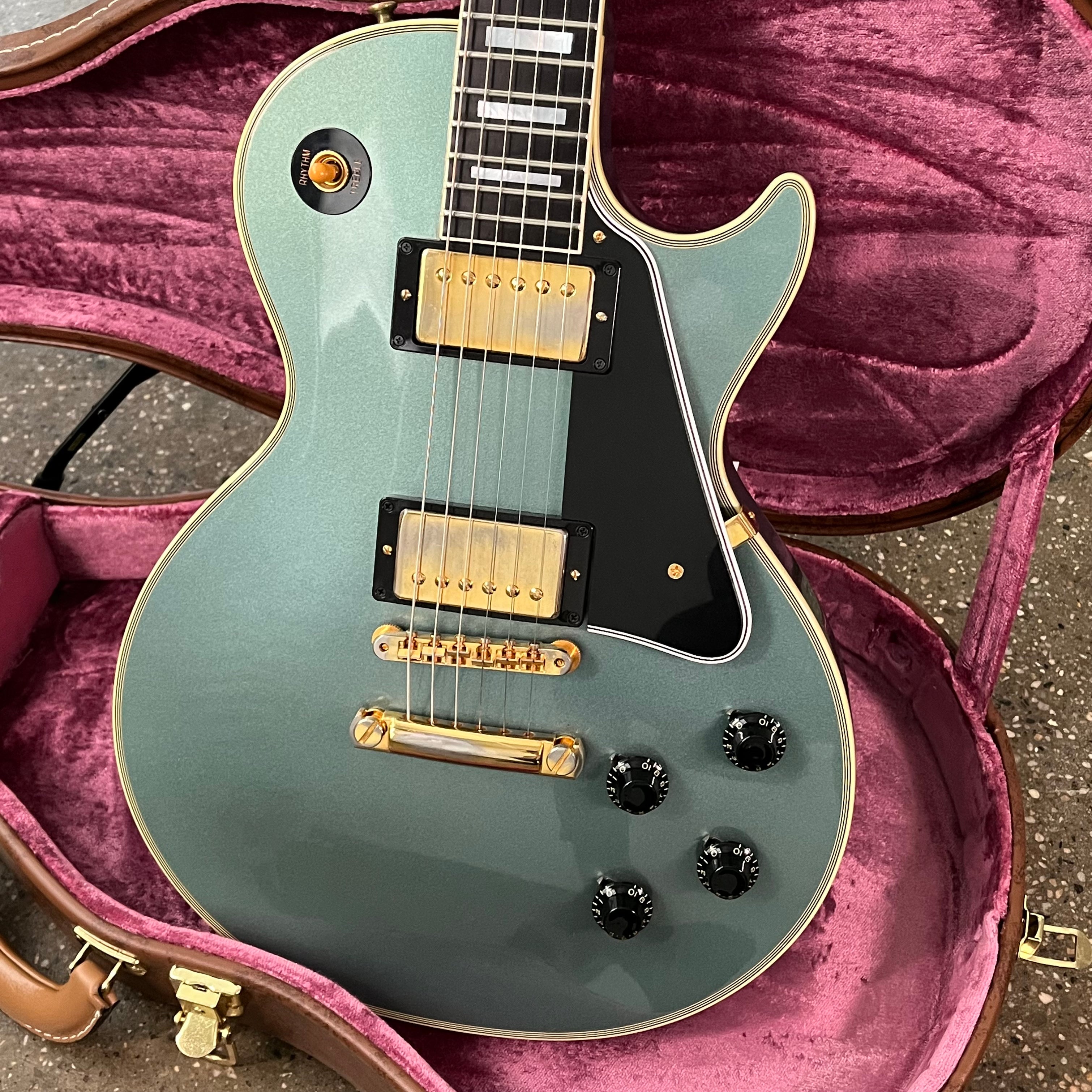 Gibson Custom Shop 1957 Les Paul Custom 2018 - Antique Pelham Blue ...