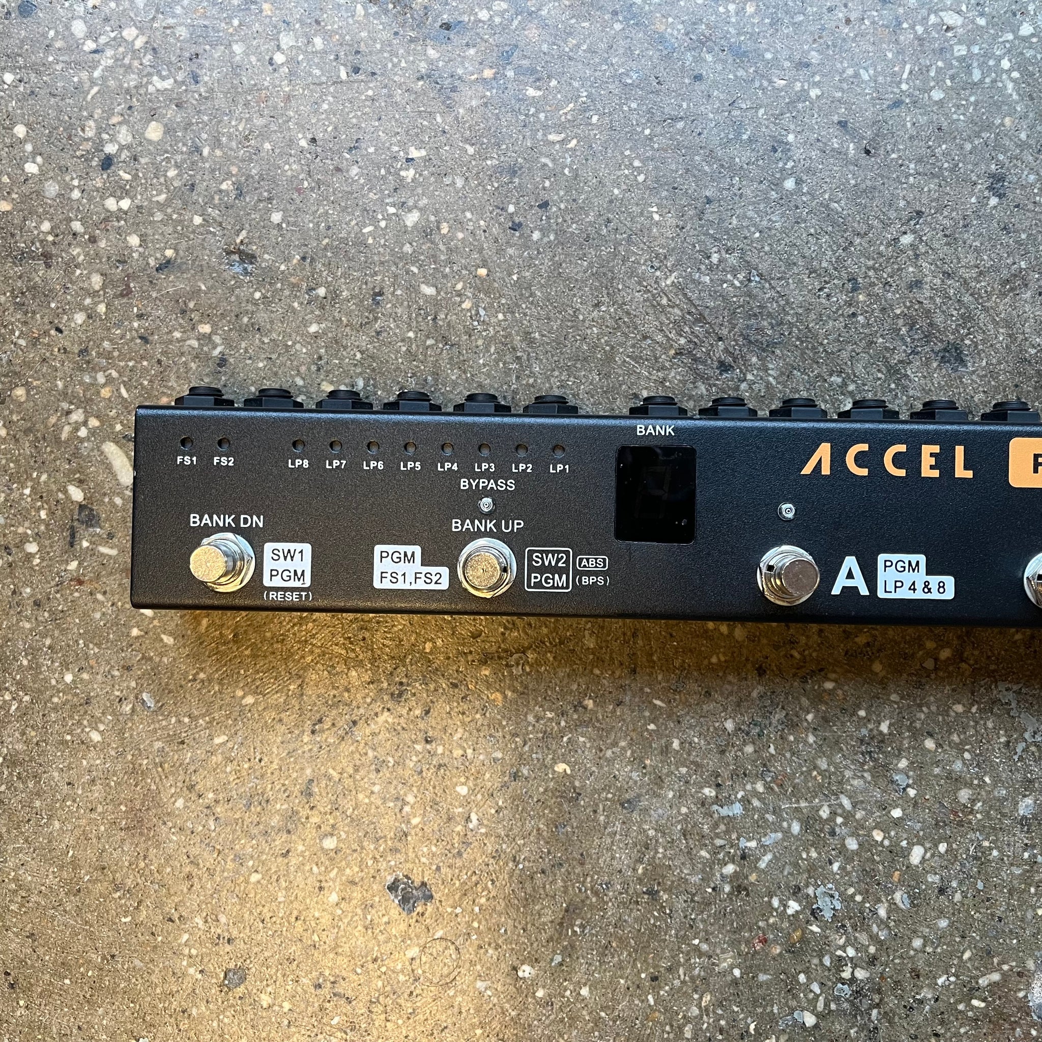 Accel FX8 Command Center 8 Loop Programmable Switcher - Black | Tone Wolf