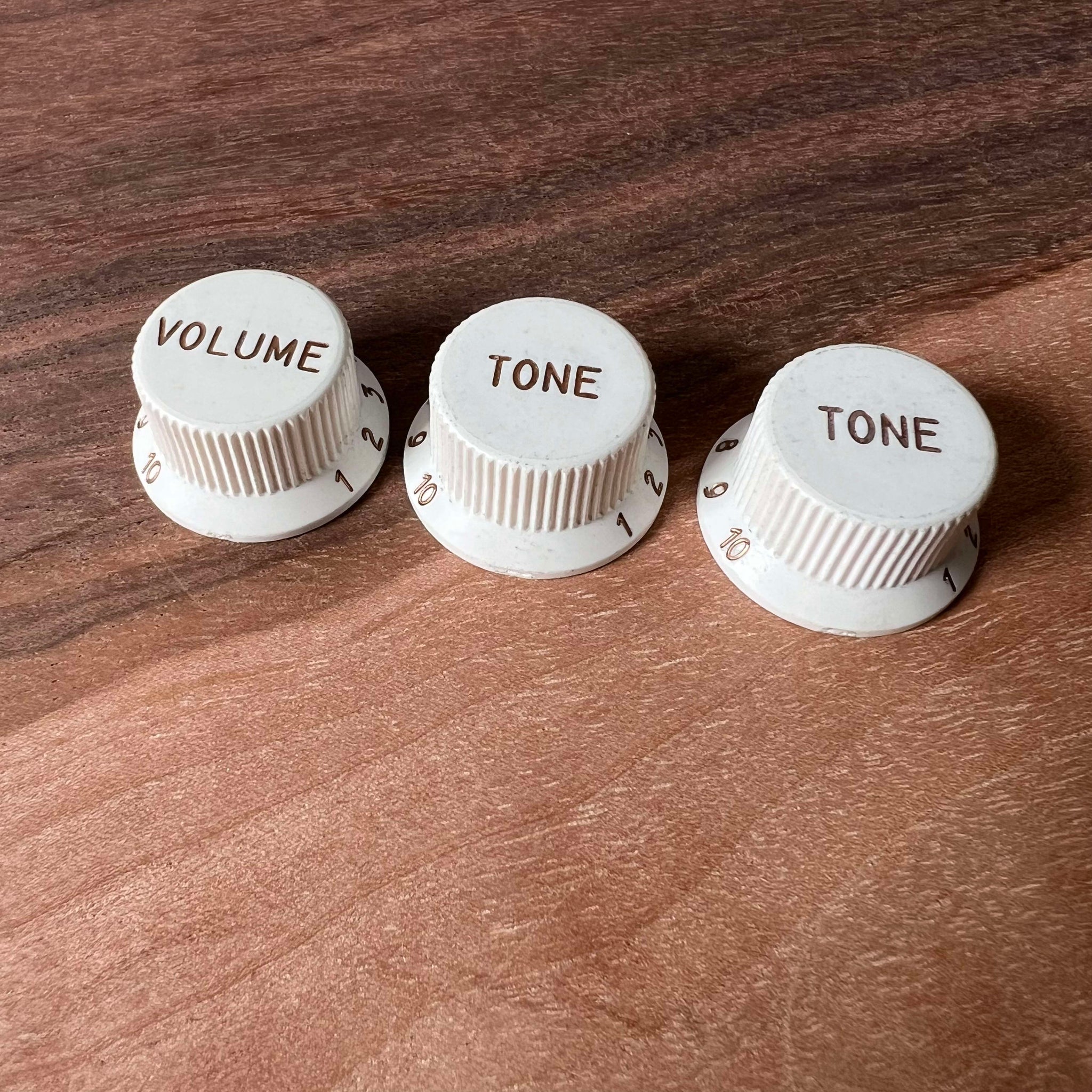 Fender Custom Shop 1954 Stratocaster Knob Set 2020 - White | Tone Wolf