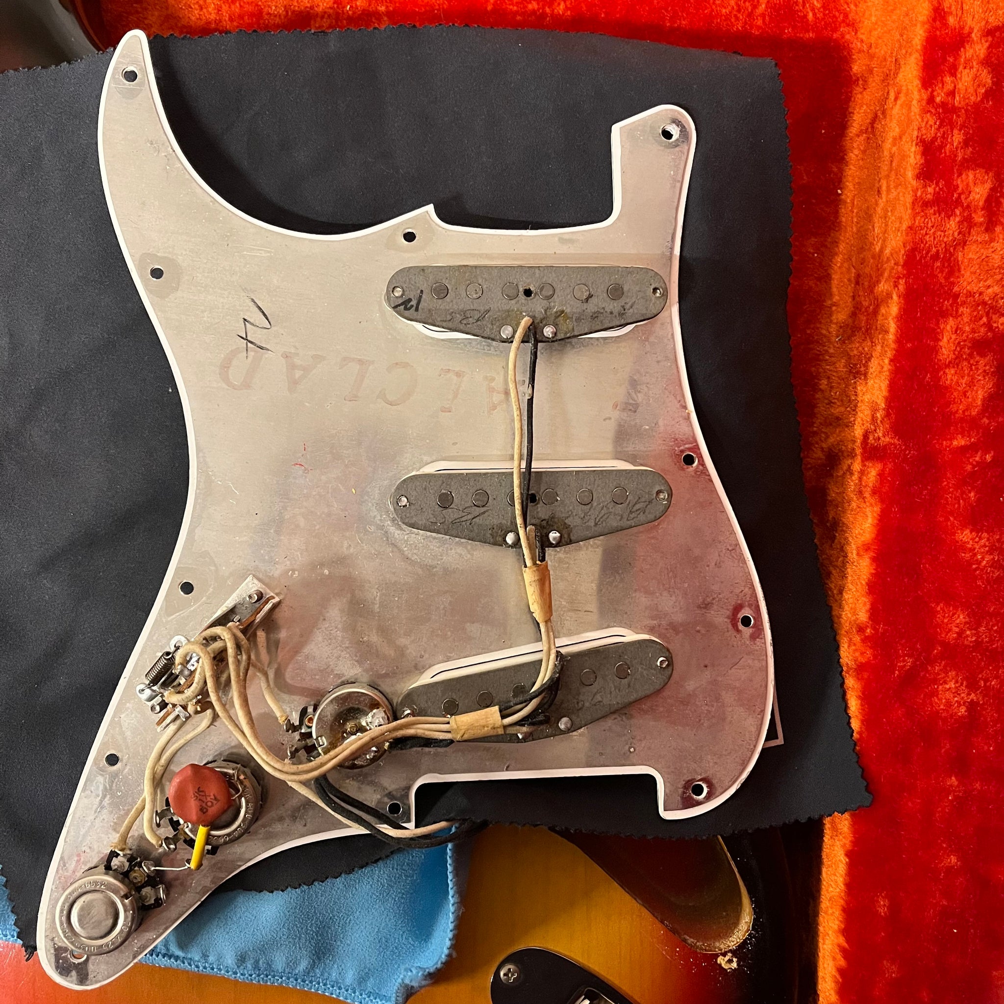 Fender Stratocaster Hardtail 1965 - Three Tone Sunburst | Tone Wolf
